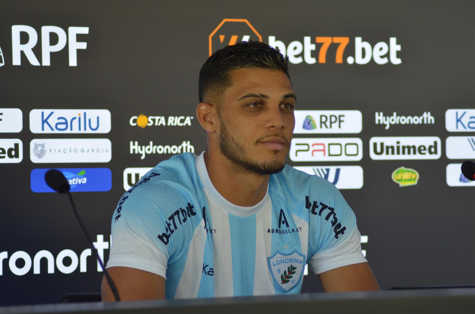 Londrina Esporte Clube apresenta novo lateral esquerdo